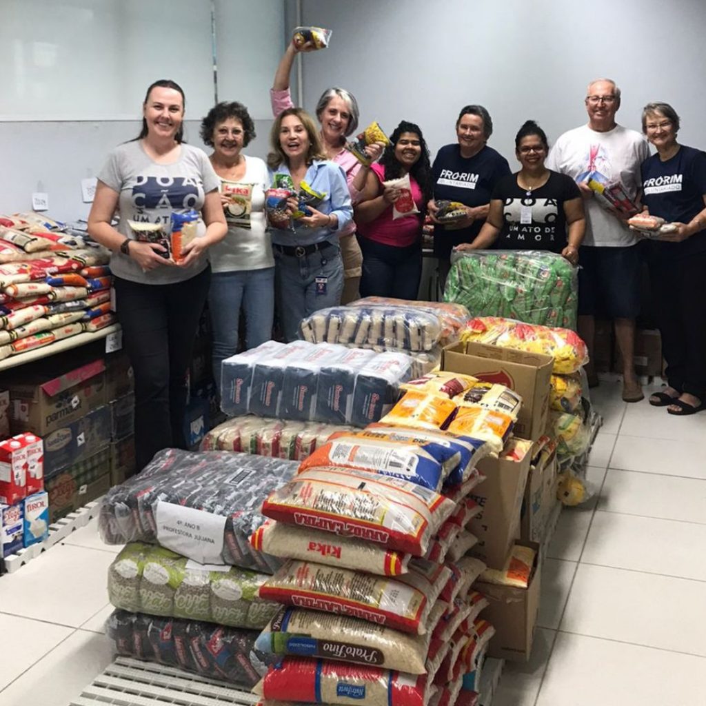 Pró-Rim recebe 2,5 toneladas de alimentos do Colégio Bonja – Pró Rim